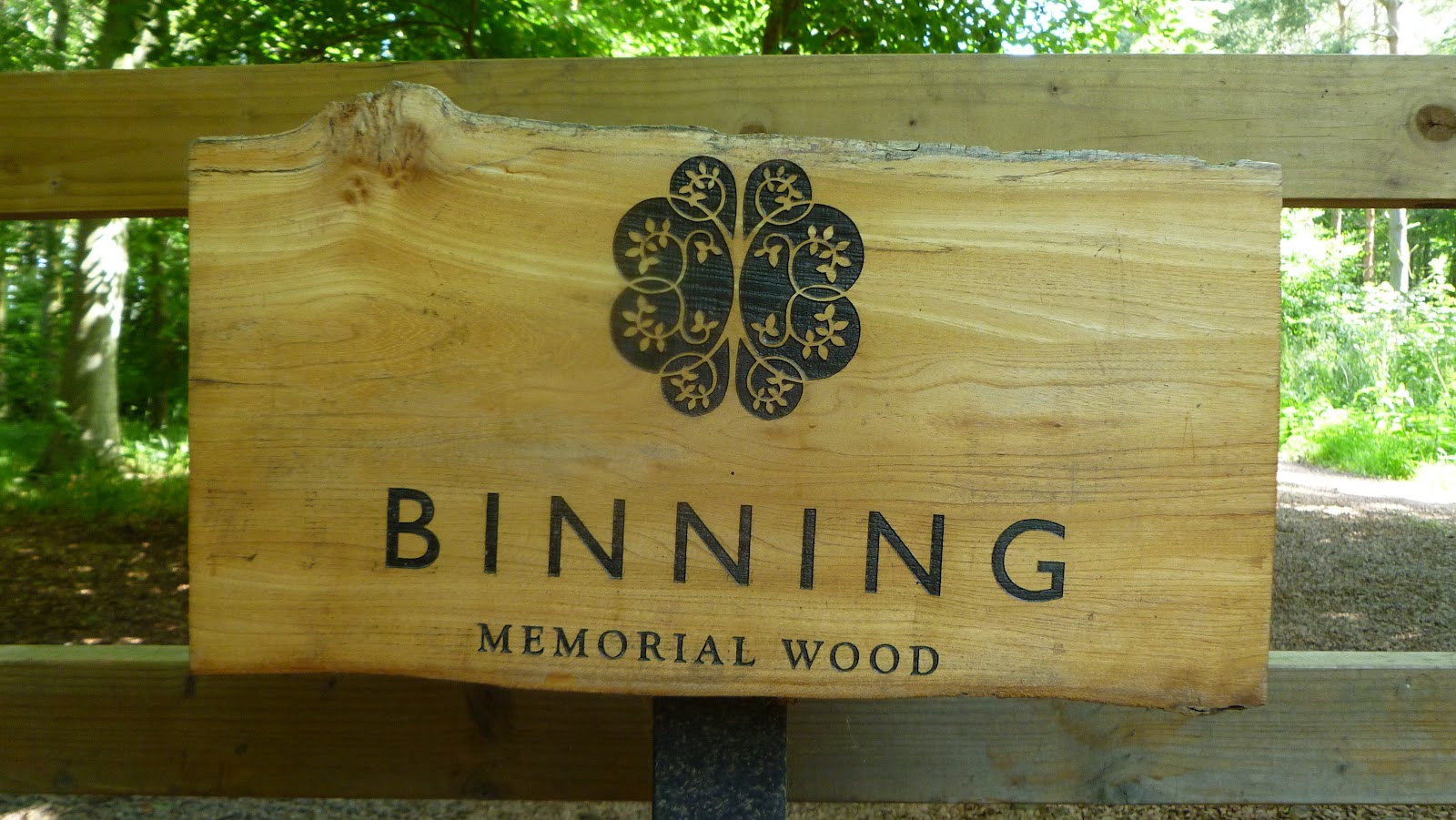 St Columba’s Hospice Compassionate Neighbours visit to Binning Memorial ...